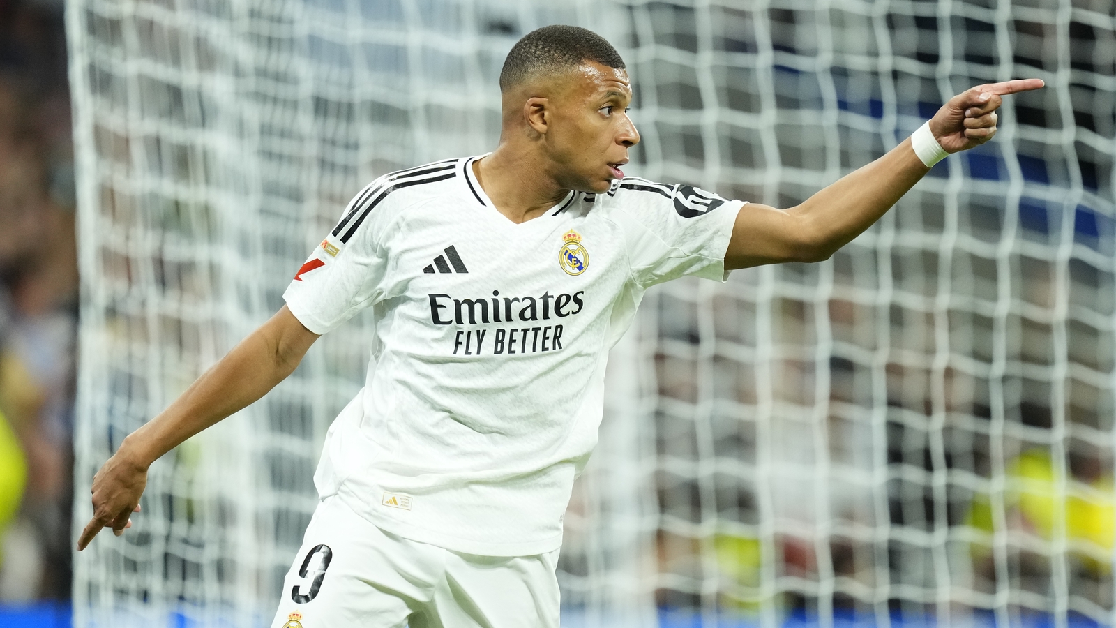 Mbappe nets as Real Madrid fend off Alaves fight back