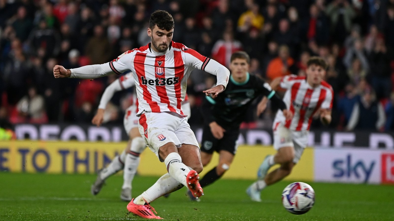 Championship wrap: Cannon fires in four for Stoke