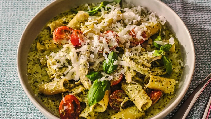 Poppy's chicken pesto pasta slow cooker recipe
