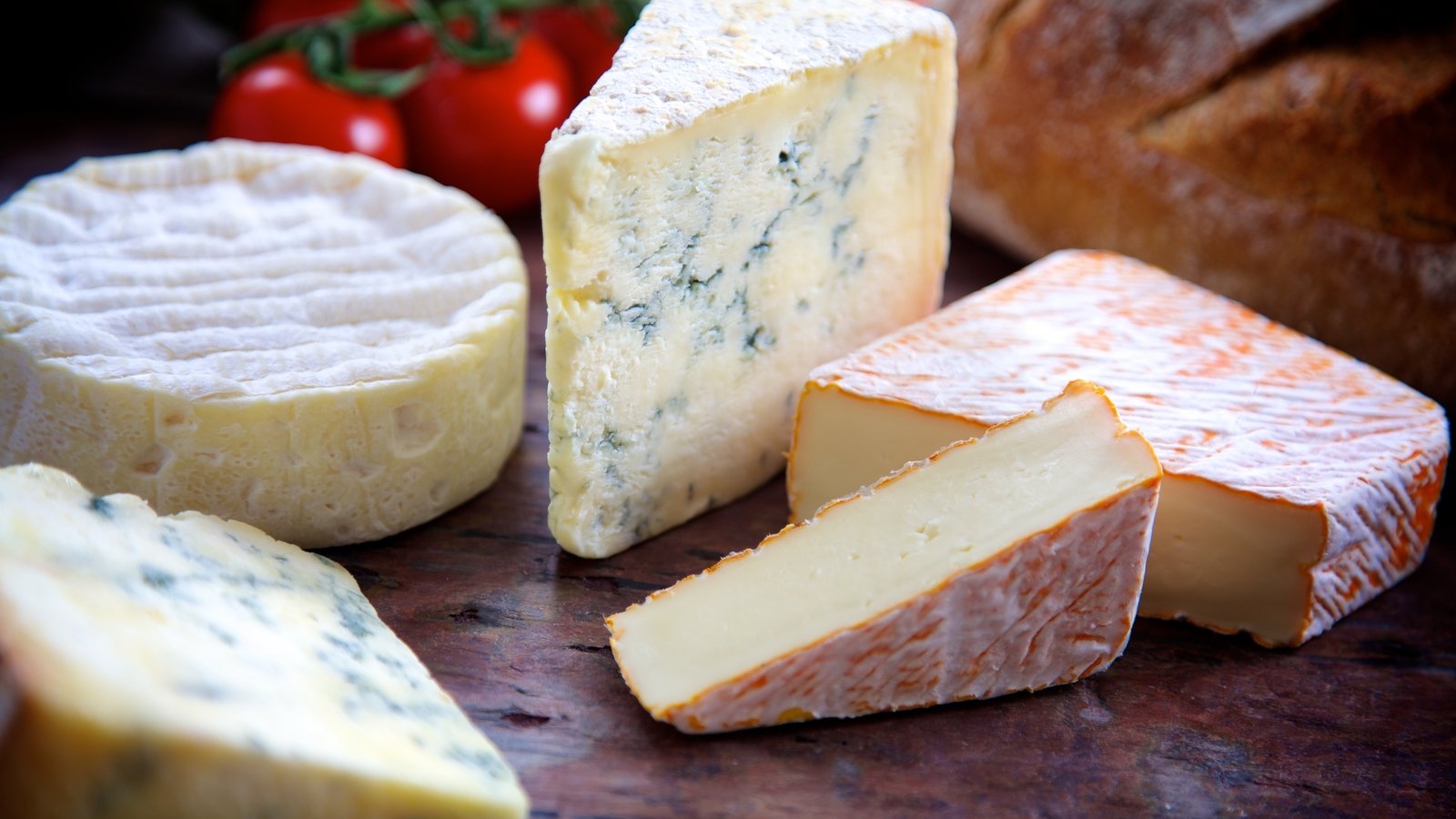 Scammers swipe 22 tons of cheddar in UK cheese 'heist'