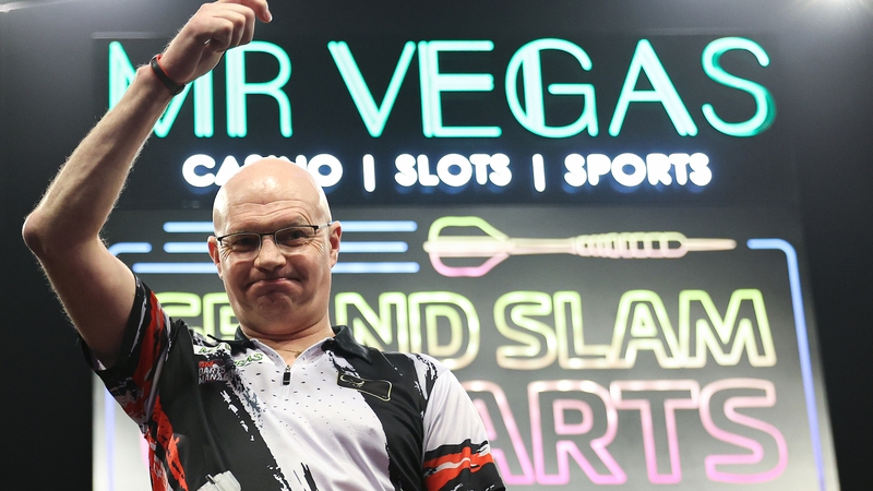 Mansell marches into last eight at Grand Slam of Darts