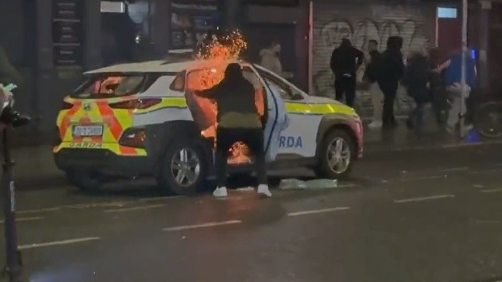 Man who set garda car on fire during Dublin riots jailed