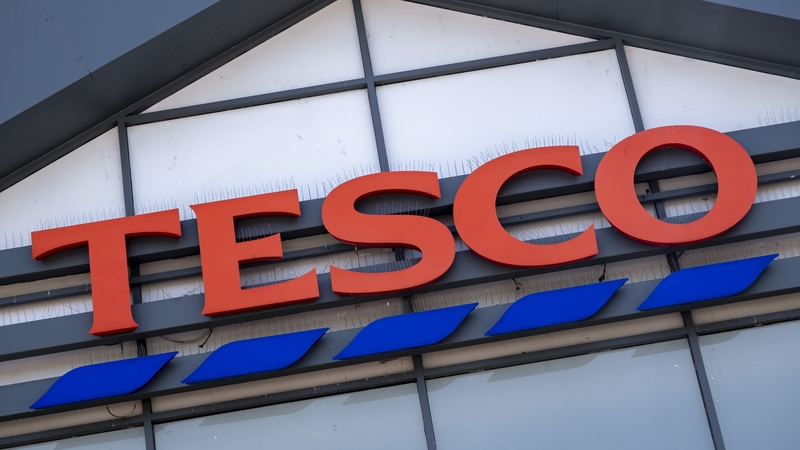 Tesco keeps profit outlook after Christmas sales rise