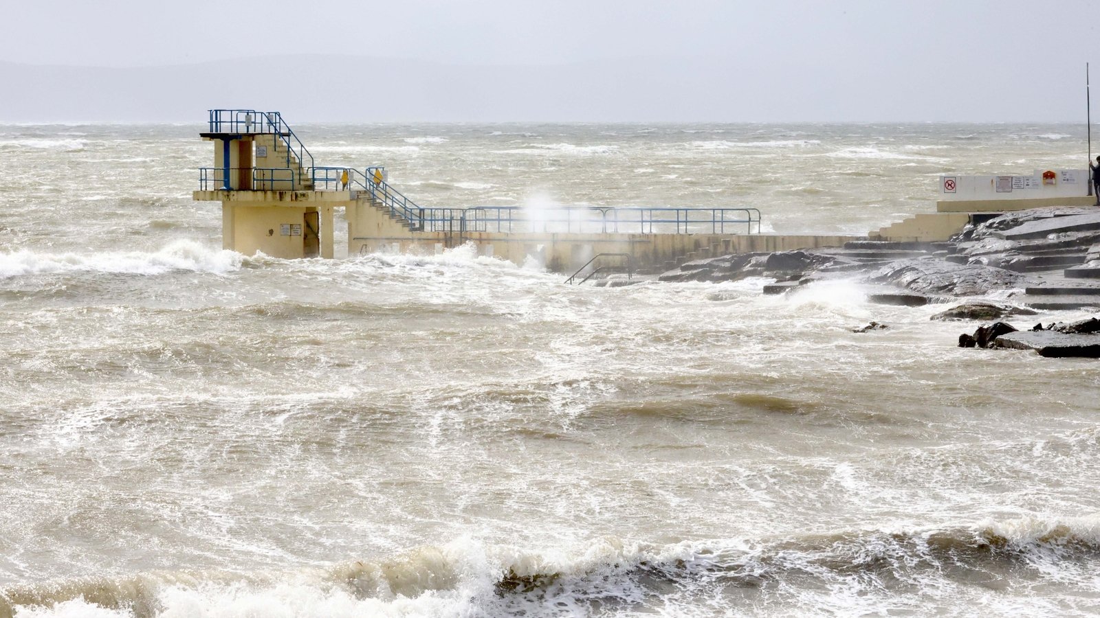 As it happened: Status Red wind warnings in place