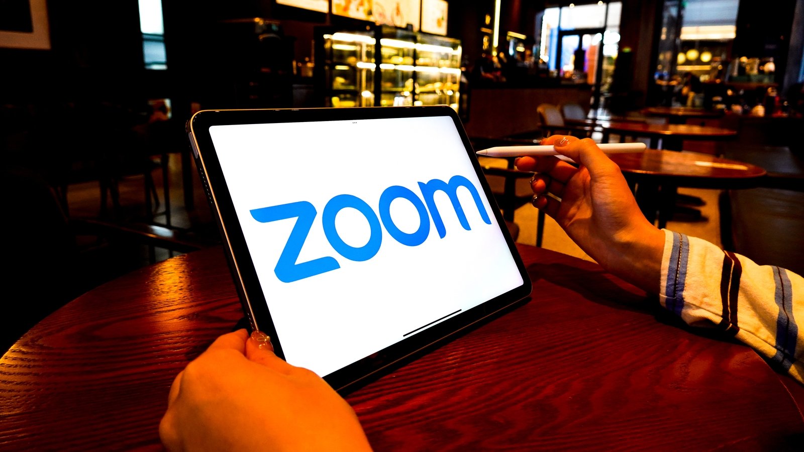 Zoom issues dour revenue forecasts as demand slows