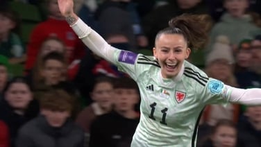 Video | Hannah Cain opens the scoring for Wales from the spot | RTÉ
