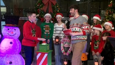 Video | News2day switch on the Christmas lights at RTÉ | RTÉ