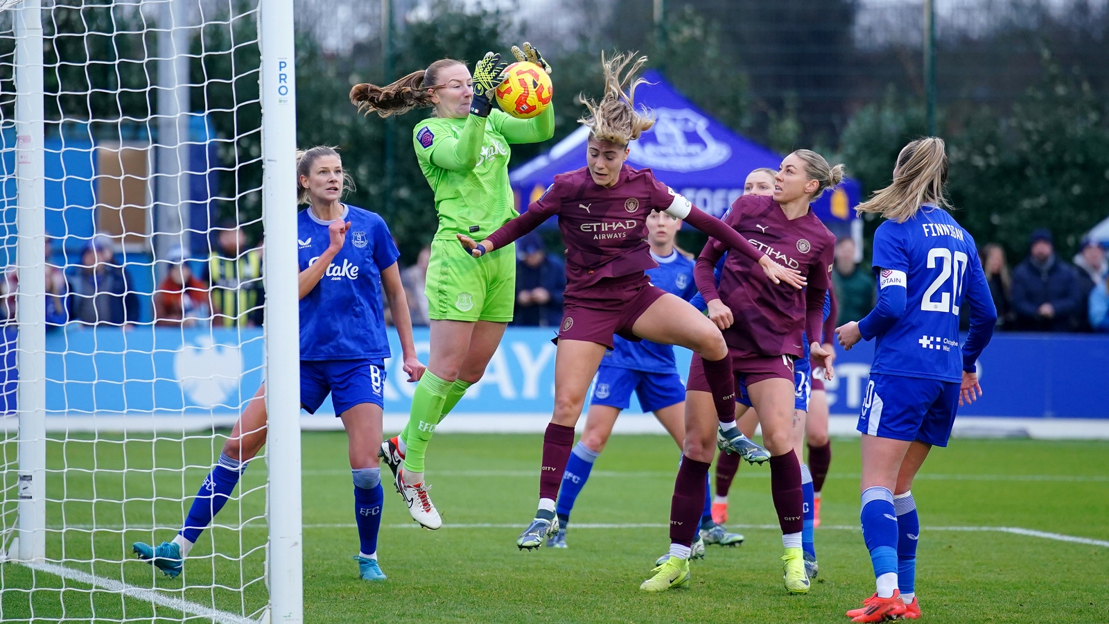 WSL: Everton shock Man City, Arsenal up to third