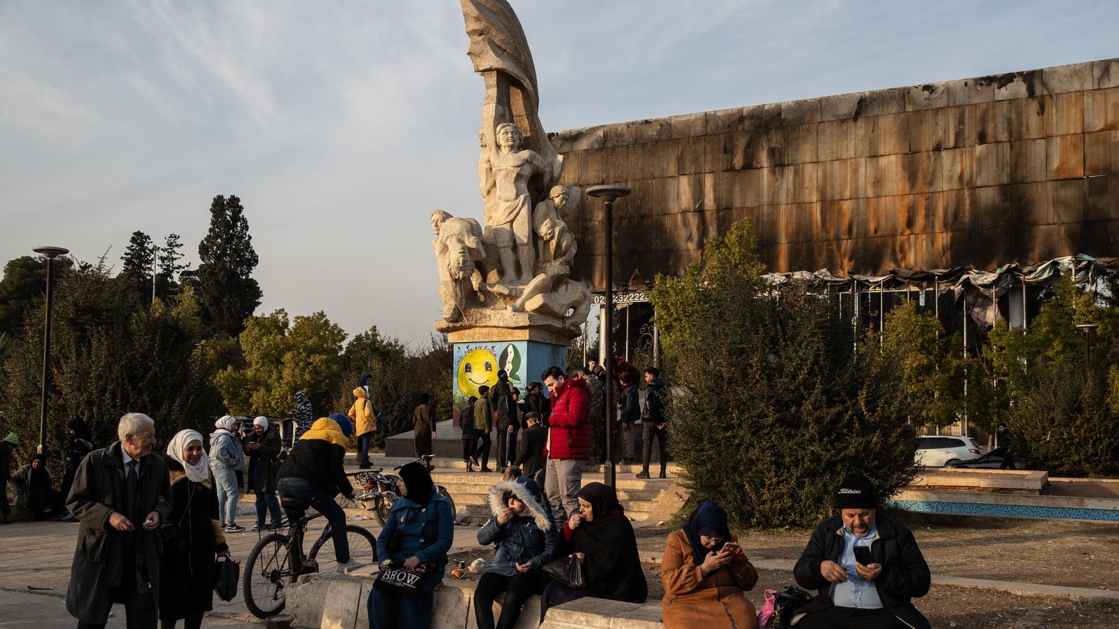 Countries intensify contact efforts with new Syria rulers