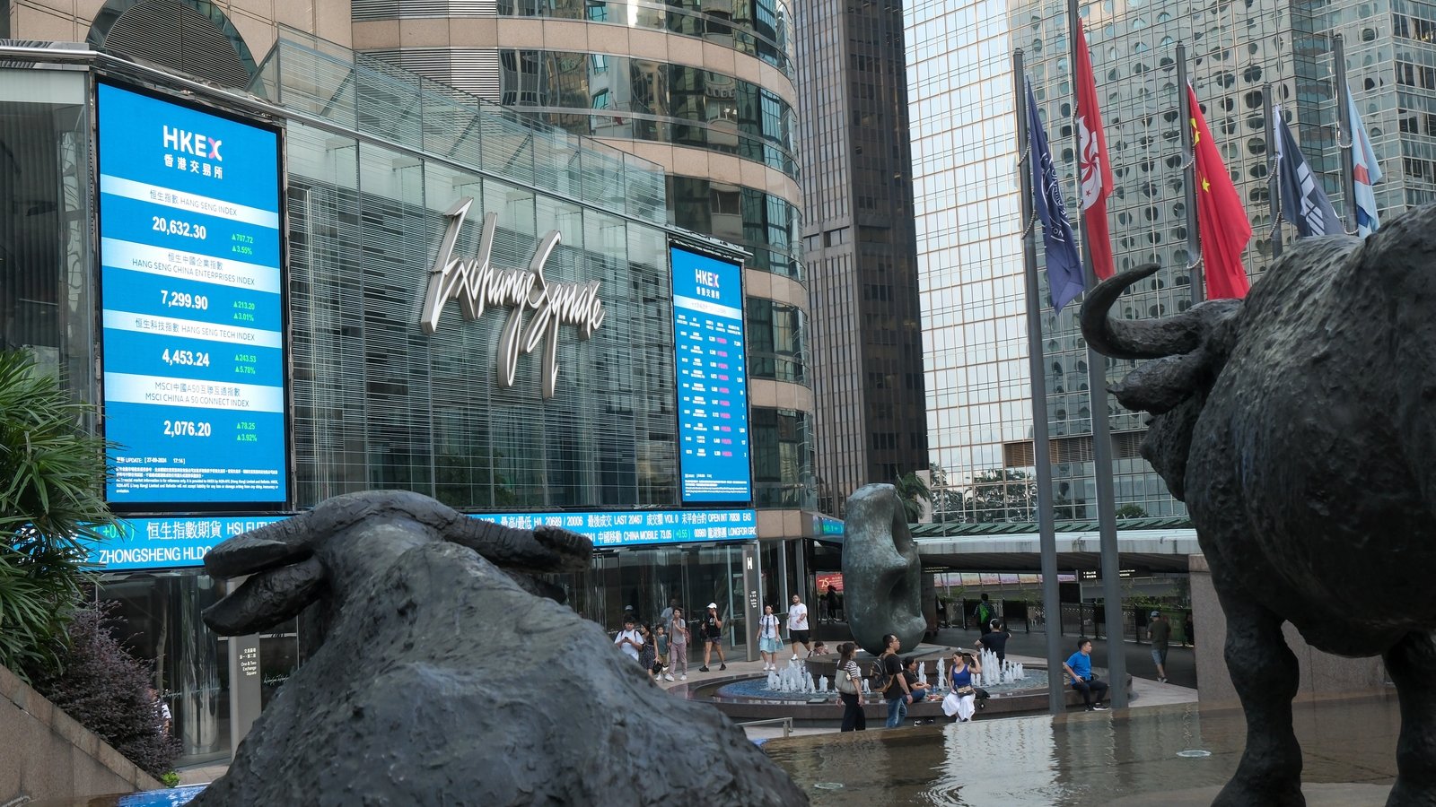 Chinese stocks post first annual gain since 2020