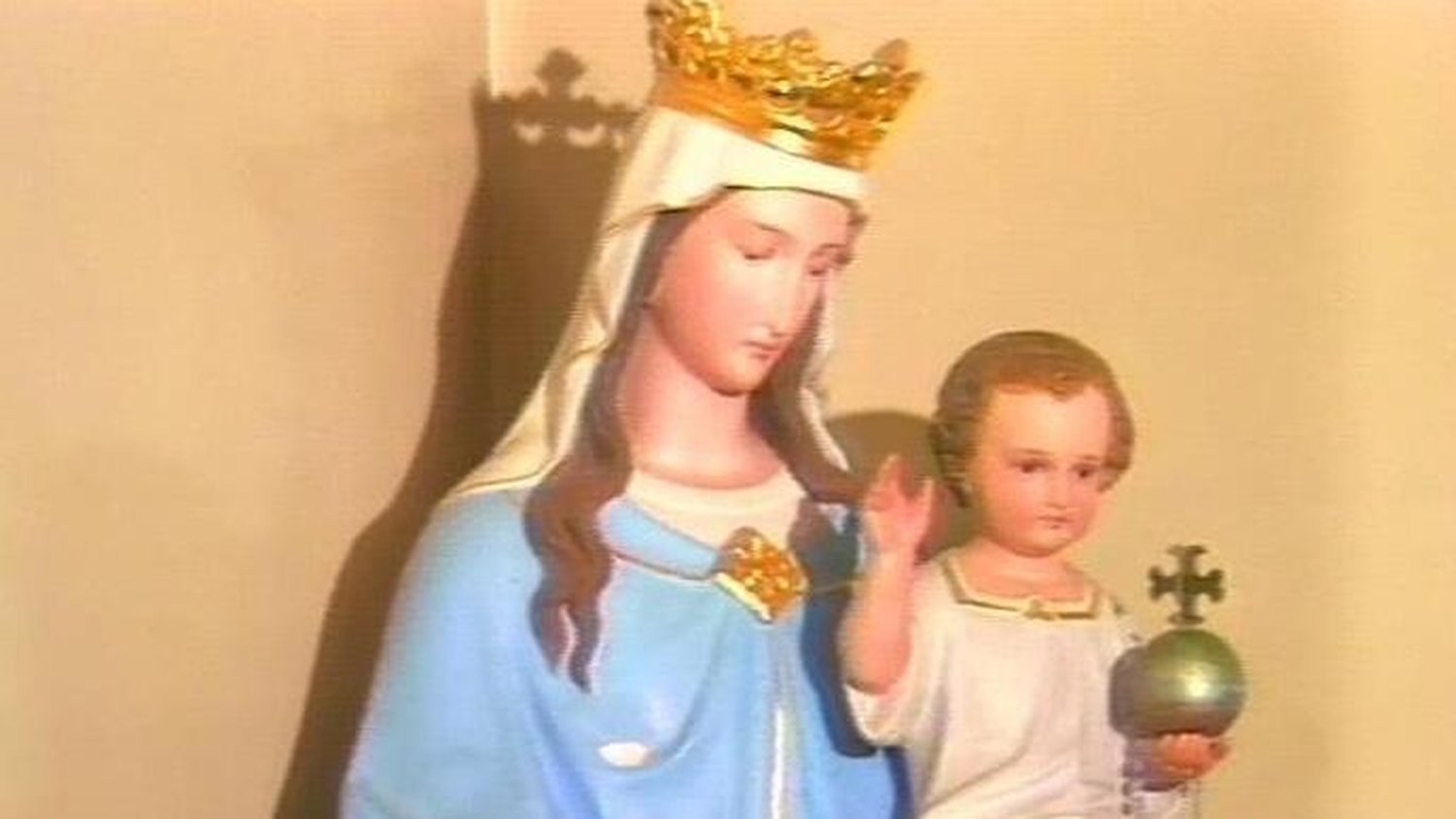 RTÉ Archives | Religion | Asdee Moving Statues