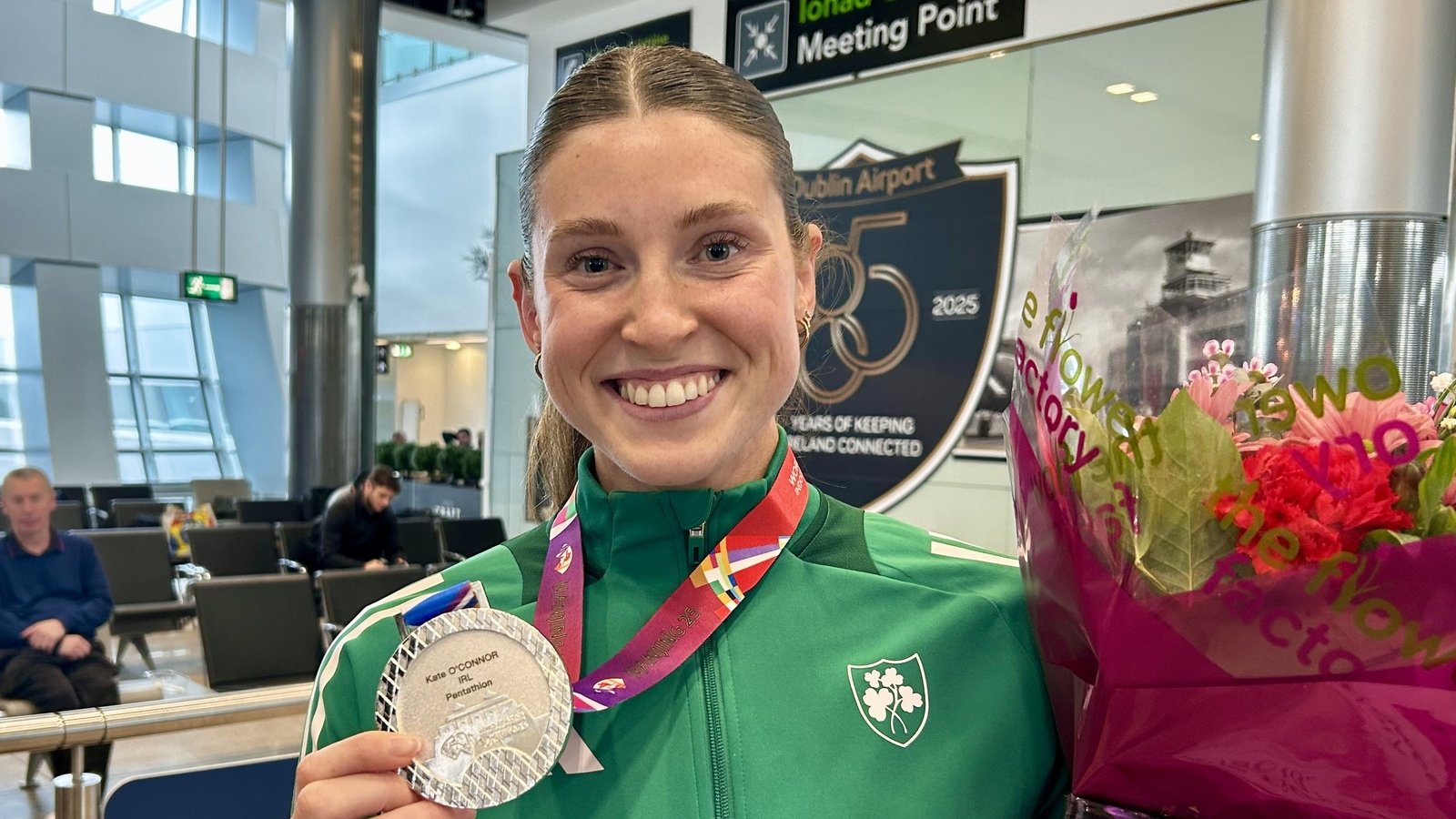 Kate O'Connor arrives home with World Indoor silver medal